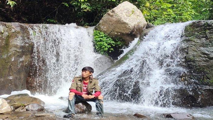 Melihat Keindahan Air Terjun Batu Runcing Empat Lawang, Punya Dua Kolam ...