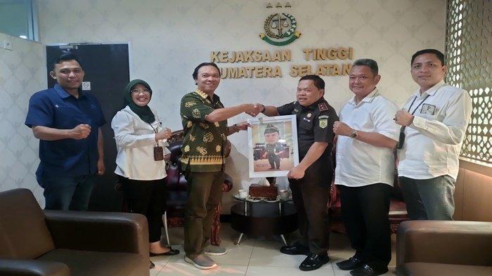 Silahturahmi Pimpinan Sripo - Tribun Sumsel dengan Kepala Kejati Sumsel ...