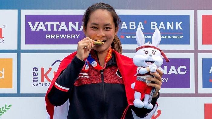 Video: Priska Sempoyongan Naik Podium, 4 Jam Bertaruh Nyawa Raih Emas ...