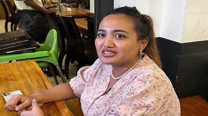 PAMERKAN Kehamilan, Kini Lina Mukherjee Nangis Ditipu Bule, Pacarnya ...