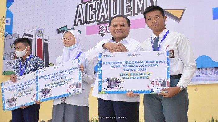 PUSRI Cerdas Academy Sambangi Siswa SMA dan SMP di Palembang - Sripoku.com