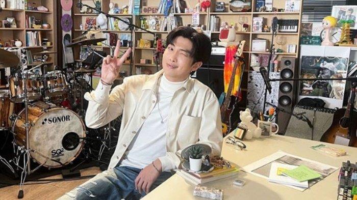 RM BTS Ukir Sejarah Jadi Solois Korea Ketiga yang Masuk Tangga Lagu ...