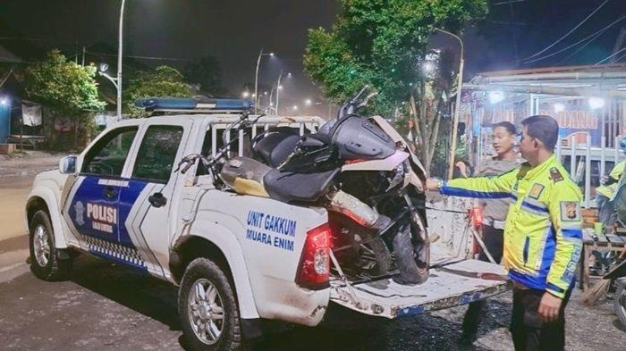 RX King Vs NMax Adu Kambing, Pengendara RX King Alami Patah Tangan dan ...