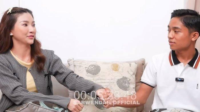 Sambil Pegang Tangan, Betrand Peto Akui Sayang & Minta Maaf ke Sarwendah, Istri Ruben Onsu ...