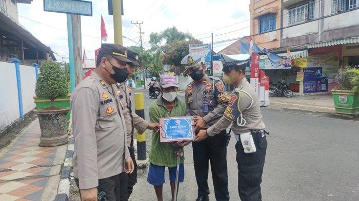 Bantu Masyarakat Terdampak Kenaikan Harga Bbm Satlantas Polres Oku