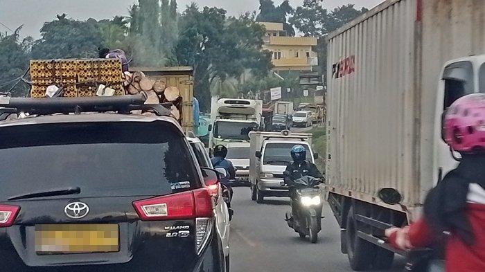 Daftar Enam Titik Rawan dan Jam Kemacetan di Jalintim Palembang-Betung - Sripoku.com