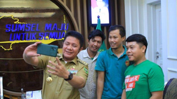 Respon Tuntutan Suporter Sriwijaya FC, Gubernur Sumsel Terima Audiensi Singa Mania - Sripoku.com