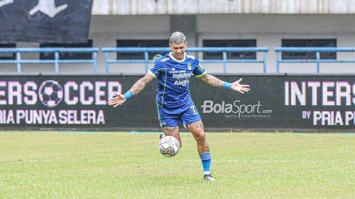 Profil Ciro Alves Striker Persib Bandung yang Berduet David da Silva ...