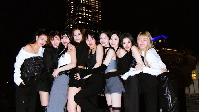 Lirik dan Terjemahan Lagu Bloom, Terbaru dari TWICE - Bunga Yang Layu ...