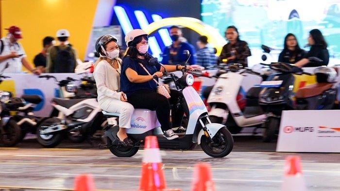 Jalin Kolaborasi dalam IIMS 2023, PLN Dukung Percepatan Ekosistem Kendaraan Listrik - Sripoku.com