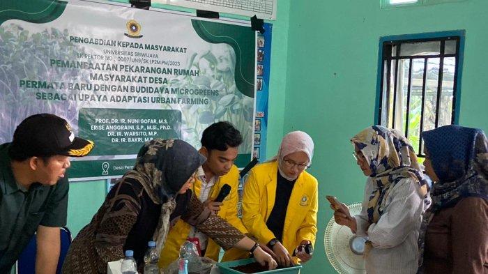 Adaptasi Urban Farming, Unsri Kenalkan Masyarakat di Desa Permata Baru ...