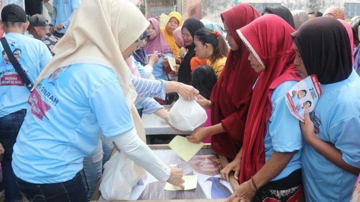 TKD Sumsel Prabowo-Gibran Bagikan Seribu Paket Sembako ke Warga 3-4 Ulu Palembang - Sripoku.com