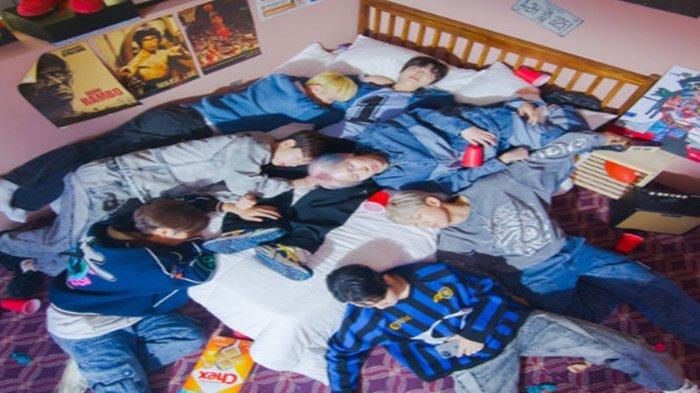 Translate Lirik Lagu Play With Me 'DoReMiFaSolLaSiDo' by Pagaehun ...