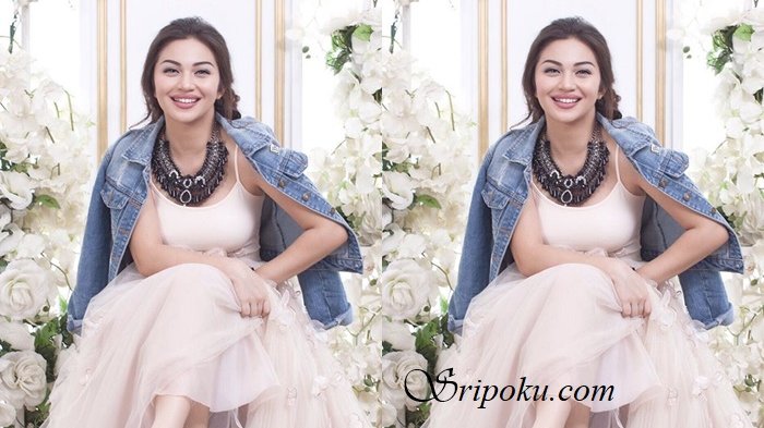 Terlihat Cantik & Sexy, Akun Ini Malah Bongkar Pose 'Mata Juling' Ariel ...