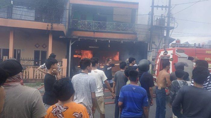 Ruko Bakso di Kampung Baru OKU Terbakar Saat Pelanggan Ramai, Api ...