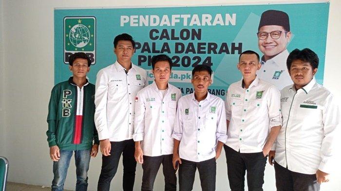 SOSOK 2 Balon Walikota Palembang Yang Ambil Formulir Pendaftaran di PKB ...