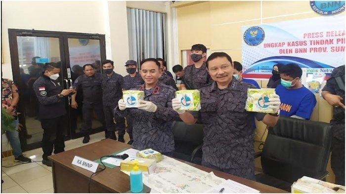 5 KILOGRAM Sabu Asal Malaysia Masuk Sumsel, BNN Sergap Kurir di Hotel, Dikemas dalam Kardus ...