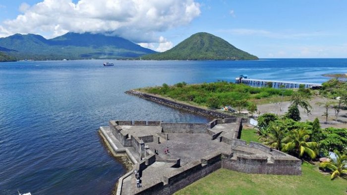 4 Wisata Sejarah di Ternate, Benteng Kalamata hingga Benteng Oranje ...