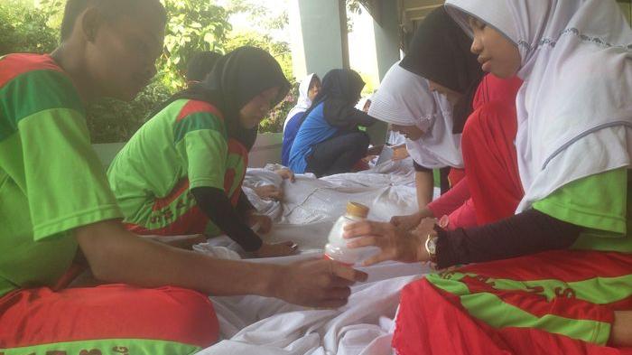 NEWS VIDEO SRIPO: Pencucian Bendera Merah Putih Raksasa di Palembang ...