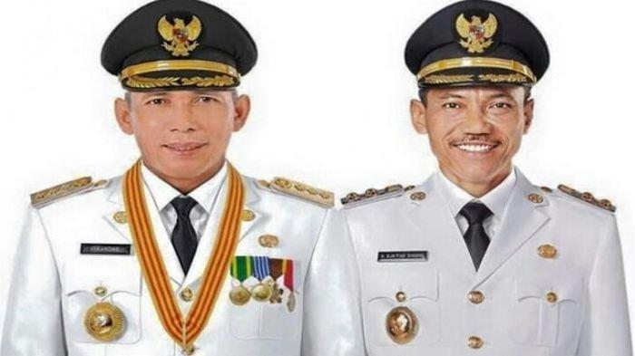 Bupati dan Wakil Bupati OKI Resmi DIlantik Gubernur Sumsel Herman Deru di Griya Agung Palembang ...