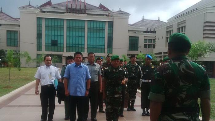 Deru: Saya Bangga dengan TNI yang Turun Bertani - Sripoku.com