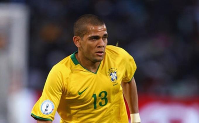 "Alves Masih Bagian Penting dari Tim Utama Barca" - Sripoku.com
