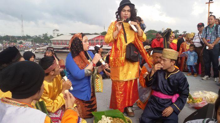 Dul Muluk Singgung Gerhana Tertutup Asap dan Rupiah - Sripoku.com