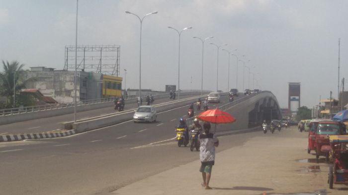 Sehari Pasca Diresmikan, Arus Lalulintas di Flyover Simpang Jakabaring ...