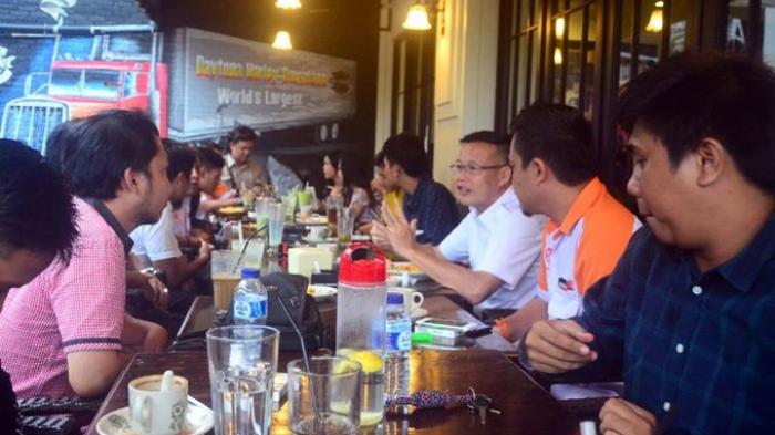 Ini Alasan Singa Mania Pertahankan Warna Hijau - Sripoku.com