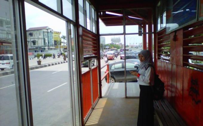 Transmusi Mogok, Halte Sepi (Foto) - Sripoku.com