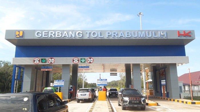 Hari Pertama Tol Indralaya-Prabumulih Beroperasi, Pemudik Langsung Antre di Gerbang Tol ...