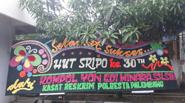 Papan Bunga Hiasi Halaman Kantor Sriwijaya Post - Sripoku.com