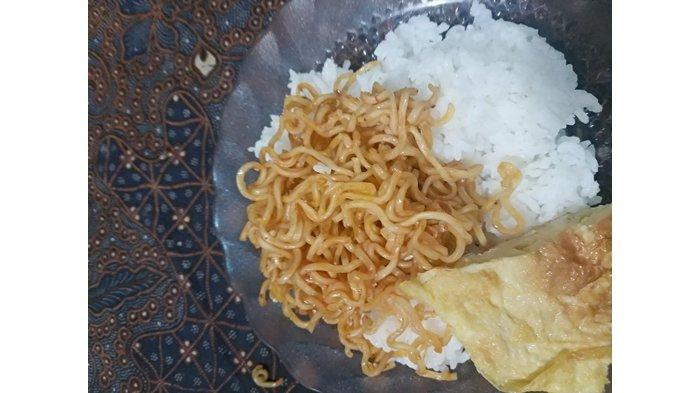 Masih Suka Makan Mie Instan Pakai Nasi Malam-malam ? Siap-siap Kena Masalah ini Kalau Tak ...
