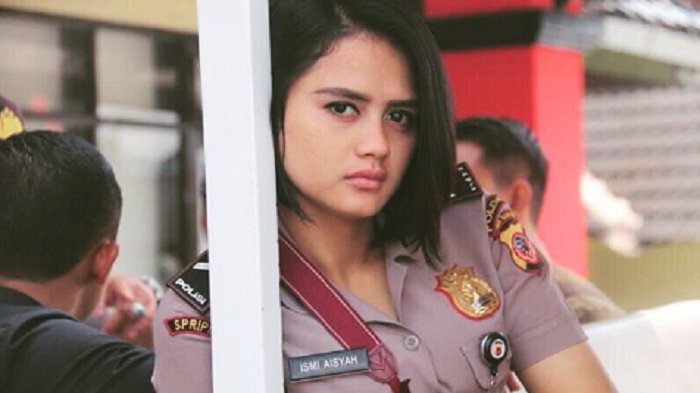 Ingat Bripda Ismi si Polwan Cantik yang Bikin Salfok, Ini Gayanya Pakai ...