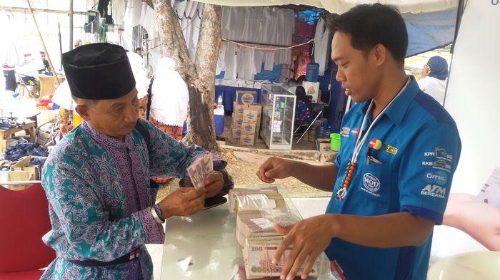 Transaksi Penukaran Rupiah ke Riyal Capai Rp 10 Juta Per Hari - Sripoku.com