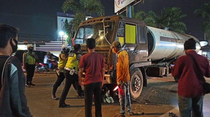 Kronologi Kecelakaan di Jalan Basuki Rahmat Palembang, Truk Tabrak 2 Mobil dan Sepeda Motor ...
