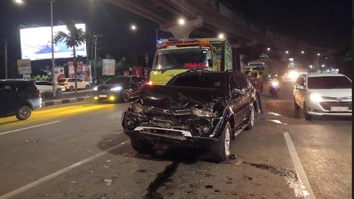 Kronologi 6 Kendaraan Tabrakan Beruntun di Traffic Light Simpang Bandara SMB II - Sripoku.com