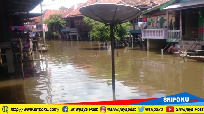 BREAKING NEWS: Desa Petaling Kecamatan Lais, Muba, Terendam Banjir 2 Meter - Sripoku.com