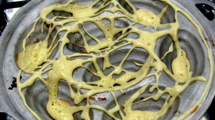 Resep Kue Sarang Laba-laba - Sripoku.com