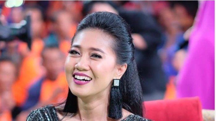 Kumpulan Lagu Erie Suzan Paling Hits dan Populer, Lengkap dengan Lirik ...