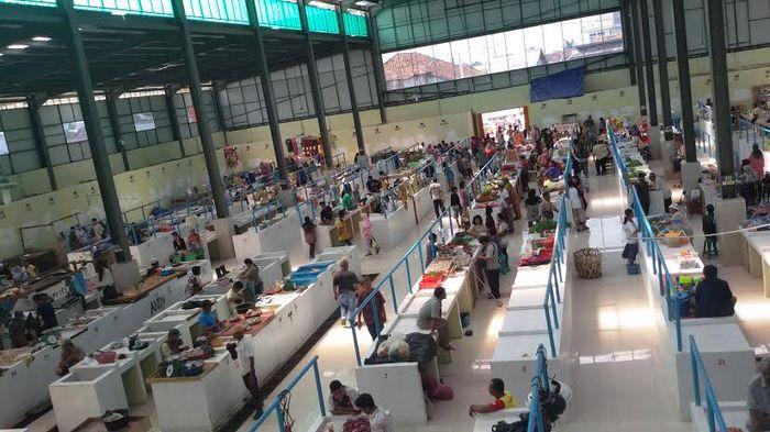 Pasca Dibongkar, Pedagang Tempati Lapak Pasar 10 Ulu Palembang ...