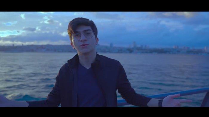 Lirik dan Terjemahan Lagu La La Tahsab by Baraa Masoud, Lagu Bahasa Arab Viral Makna Keindahan ...