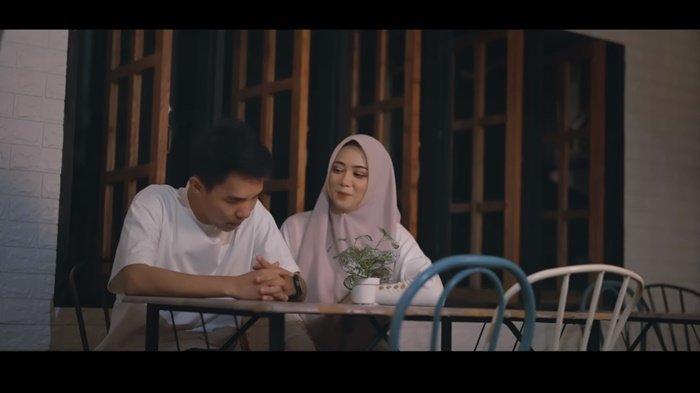 Lirik dan Terjemahan Lagu Uda Ka Adiak Pakai Lamo by Fauzana, Lagu Minang Makna Menenangkan ...