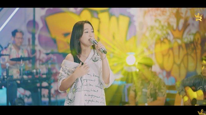 Lirik Lagu Terendap Laraku Dinyanyikan Happy Asmara, Lagu Populer versi ...