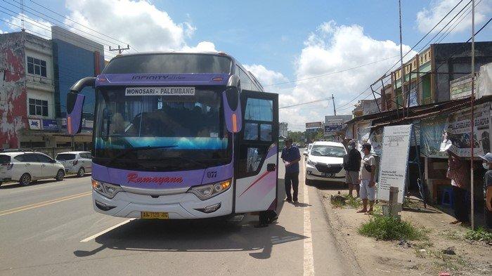 Loket Bus Sepanjang Jalan Sultan Mahmud Badaruddin II Palembang ...