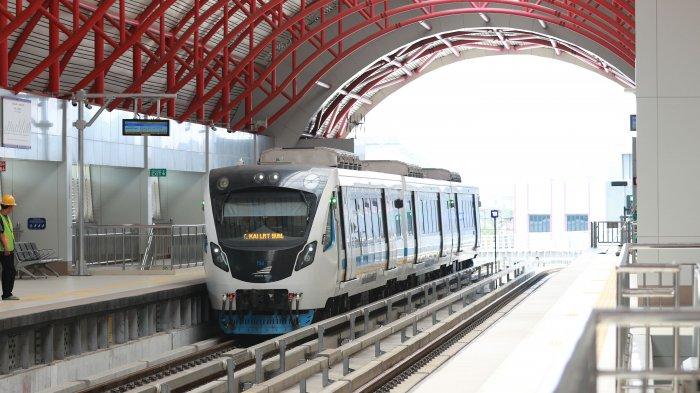LRT Palembang Mogok Jadi Tontonan Warga Seberang Ulu, Ternyata Sedang ...