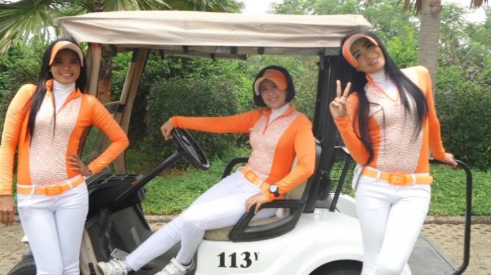 Caddie Seksi dan Cantik Ini Bikin Pegolf Korea Menang Rp 121 Juta - Sripoku.com