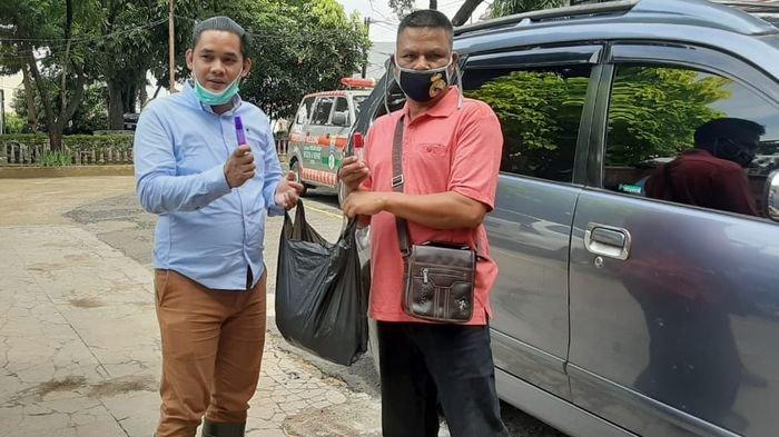 Cegah Virus Corona, Lurah Bukit Lama Palembang, Babinsa dan ... Cegah Virus Corona, Lurah Bukit Lama Palembang, Babinsa dan ...