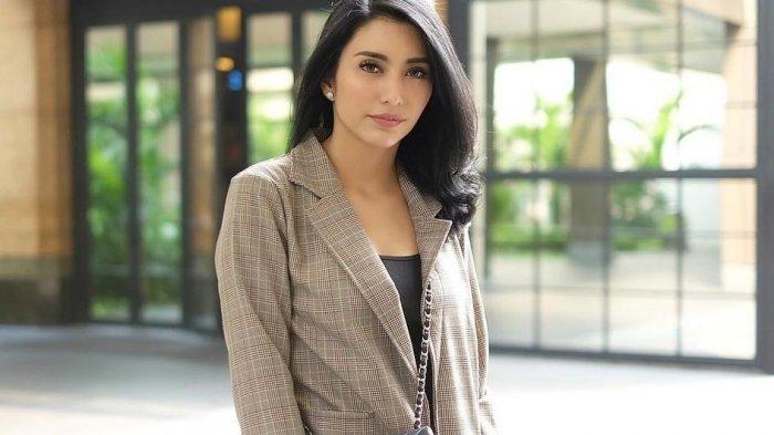 Profil Tyas Mirasih dan Amanda Caesa Addiva - Sripoku.com