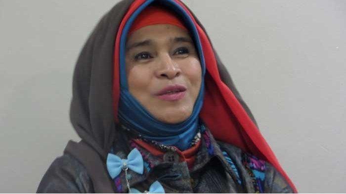 Mengenal Neno Warisman, Penyanyi Era 80-an yang Kini Jadi Anggota Elite ...